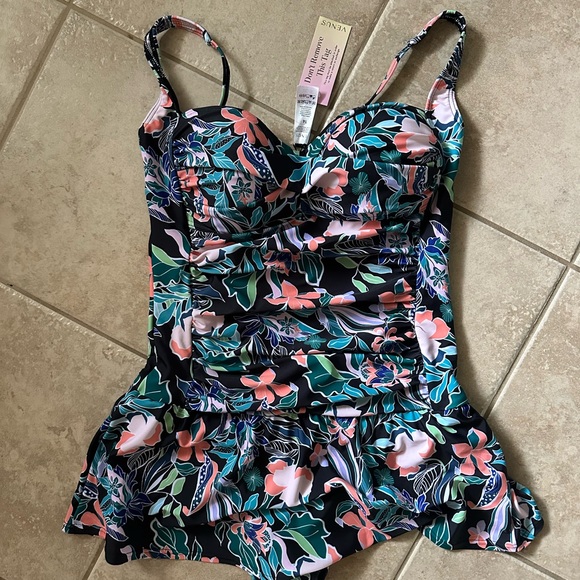 VENUS | Swim | Venus St Tropez Swim Dress Nwt Size 4 Skirted One Piece ...